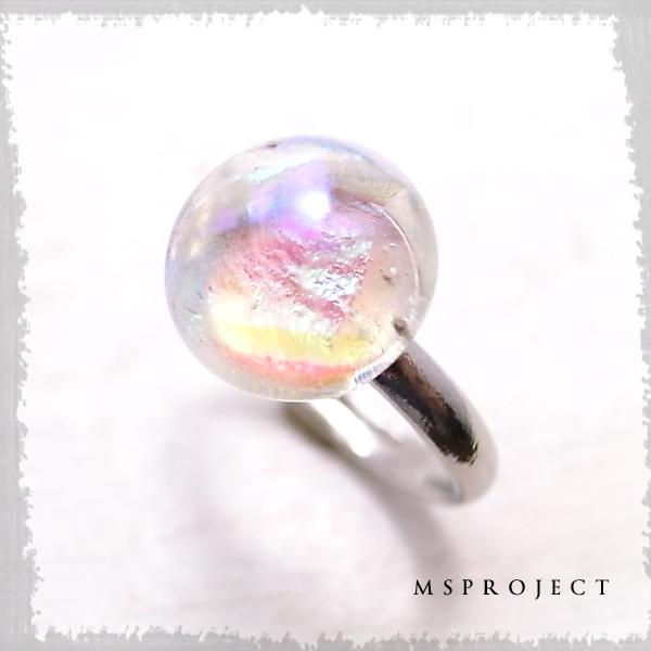 品番 de-67-ms-080商品名 チタンガラスリングサイズ ガラス部分：約10.5ｘ10mm　リング：フリーサイズ（9号〜11号程度）使用素材 ガラス、合金取扱方法金属アレルギーをお持ちの方は使用にご注意ください。お手入れは柔らかい布な...