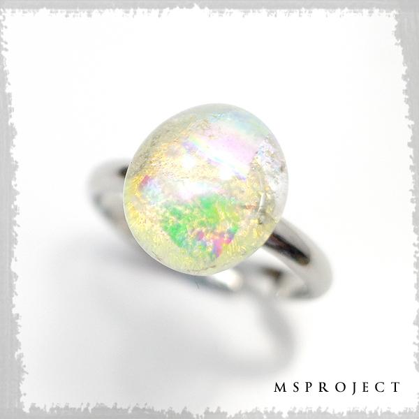 品番 de-67-ms-117商品名 チタンガラスリングサイズ ガラス部分：約12ｘ10mm　リング：フリーサイズ（9号〜11号程度）使用素材 ガラス、合金取扱方法金属アレルギーをお持ちの方は使用にご注意ください。 お手入れは柔らかい布など...