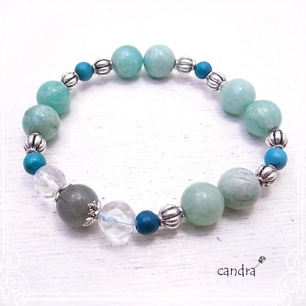 〜　ラブラドライトとアマゾナイトのブレスレット　〜涼しげな空と海をイメージした色調に仕上げました。男女問わず使用して頂けるデザインです。ラブラドライト：全身のオーラバランスを整える行程は全て手作りで行っています。品番 de-84-cd-01...
