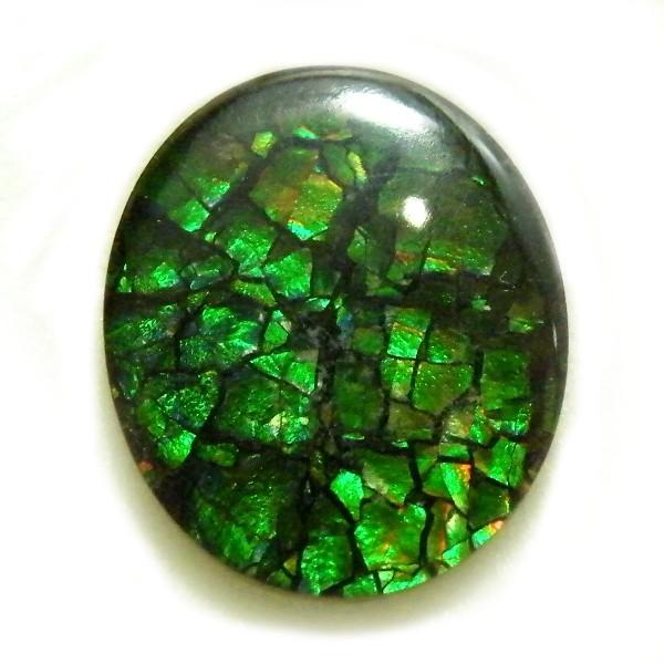 アンモライト(Ammolite) の限定ルースです。トリプレット ルースです。トリプレットとは表面保護をしているものです。そうすることによってやわらかいアンモライトの表面を保護するうえ、よりきれいな模様や輝きを引き出すことが出来ます。 鑑賞...