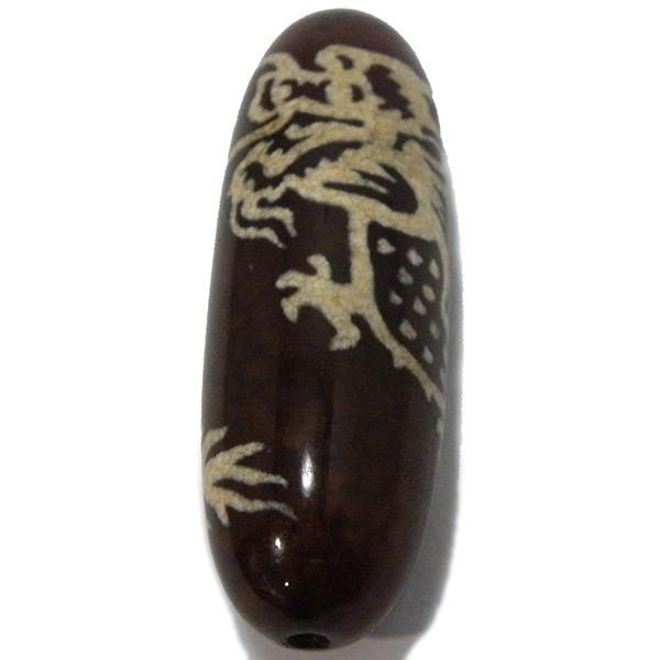 天珠ジービーズ(dZi beads)/観音　の1点ものです。「　天珠とは　」チベットに古くから伝わるお守りの石です。身に着けることで、厄難を逃れ、幸運を招くと言われています。天然瑪瑙めのうに、染料を浸透させ、高温で焼きつけて模様をつけていま...