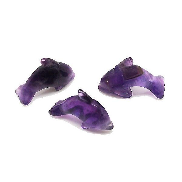 サイズ：約22x13x8mm石の名前：アメジストパーツ　置物　イルカ　穴なし注意事項※天然石の為、インクリュージョンや色の濃淡があり、画像とモチーフや色味が異なる場合がございます。ご了承くださいませ。※大量購入の場合は、一度お問い合わせくだ...