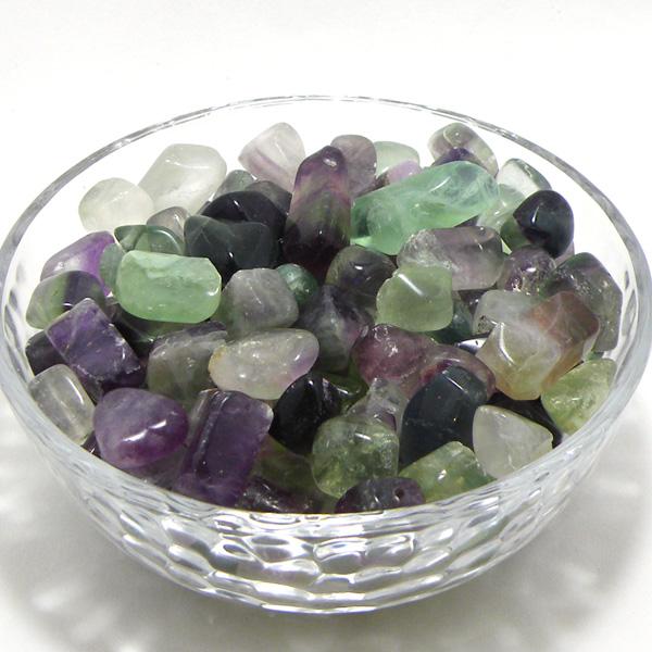 天然石タンブル！人気の天然石タンブルの販売。種類が豊富だから自由お好きに選べる♪販促や浄化に♪数量：約500g石の名前：グリーンフローライトタンブル（tumble）とは、「回転させる」という意味で研磨用器具に研磨砂などと天然石を入れて一緒に...