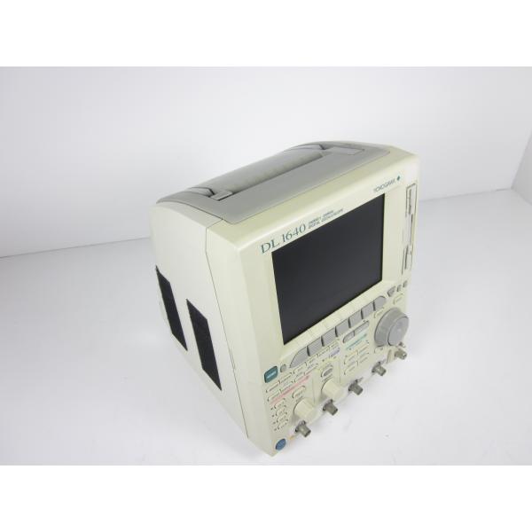 付属品：本体、取説、電源ケーブル、CD、パッシブプローブ（700960）×4、ロール紙、前面カバー、ソフトケース外観状態：汚れ少ない、破損あり、日焼け少ない表示状態：液晶洩れなし、文字欠けなし動作確認：簡易動作確認済みその他備考：4ch　2...