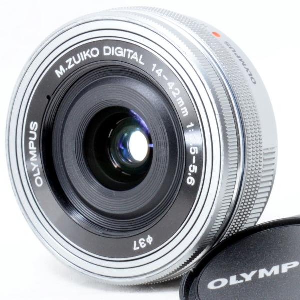 OLYMPUS オリンパス M.ZUIKO DIGITAL ED 14-42mm F3.5-5.6 EZ シルバーOLYMPUS PENシリーズやPanasonic LUMIXミラーレス一眼カメラに装着可能な薄型パンケーキレンズ ！厚さ約2...