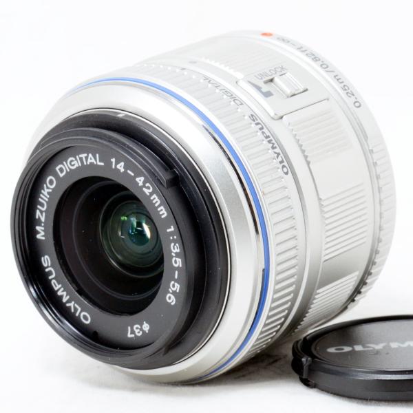 OLYMPUS オリンパス M.ZUIKO DIGITAL ED 14-42mm F3.5-5.6 II シルバー OLYMPUS PENシリーズやPanasonic LUMIXミラーレス一眼カメラに装着可能な標準レンズ ！重量約112gと...