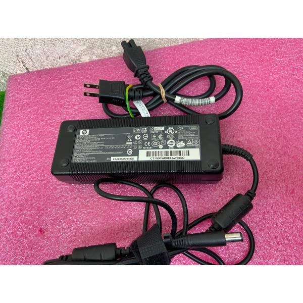 HP ACアダプター HSTNN-HA01 135W 19.0V 7.1A 100V〜240V センター1ピン有り付け品：電源コード中古動作確認済み中古品ですので 傷/汚れあり写真サンプルです。使い回し写真です型番指定不可：HP ACアダプ...