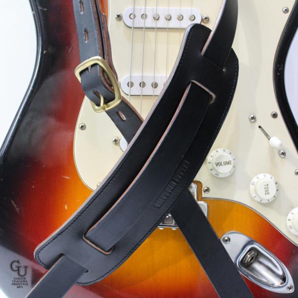 日本のトップギタリストからアマチュアミュージシャンまで幅広いギタリスト・ベーシストにご愛用いただいているガレージウダガワのハンドメイドギターストラップです。牛革の中でも最高ランクに属するベンズレザーを使用しています。繊維が最も細かく密度のあ...