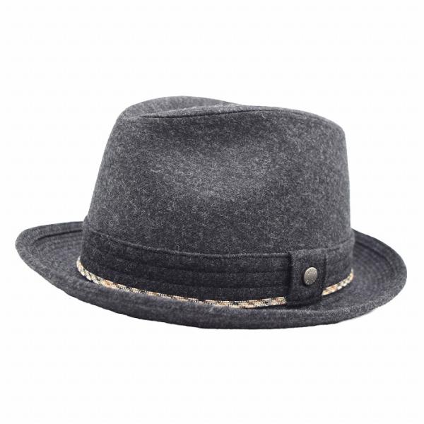 【品番】D1914【詳細】軽量なダックスの中折帽子の登場です。秋冬ならではの暖かみのある素材で、シンプルなデザイン。ウールなのに薄地なのでシーズン長くかぶる事が出来ます。ジャケットやコートにも合う上品な雰囲気ですが、普段着に気軽にさらっとか...