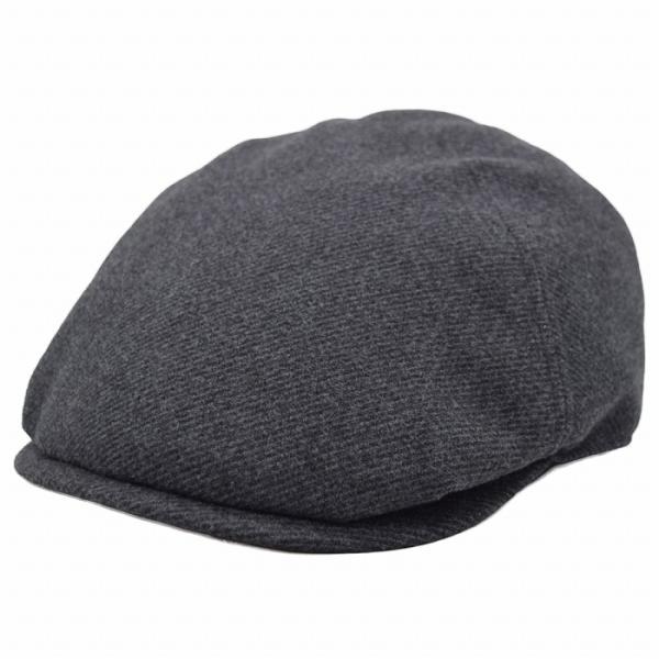 【品番】D1913【詳細】上品さを感じる大人スタイルなハンチング。生地は、わずかに起毛感があり暖かみを感じます。無地に近い極細のライン模様で高級感があります。サイドのエンブレムもポイント。スベリ内側のアジャスターでサイズ調節が可能ですのでプ...