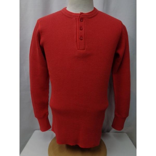 JELADO "ATHLETIC BRAND" のメガサーマル ヘンリーネックTシャツです。2024AW 新色のREDです。コーディネートのアクセントにもおすすめのカラーリングです。【メーカーHPより】肉厚で伸縮性がありながら、体にフィット...