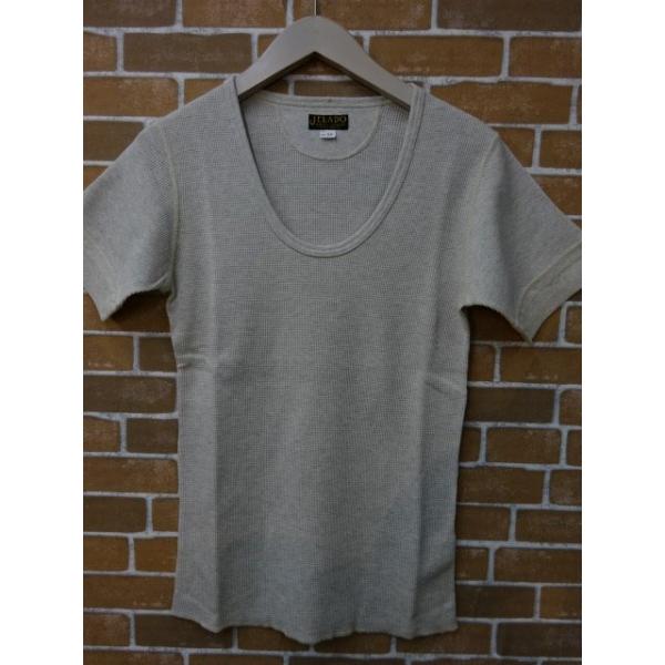 「EARLY AGE COLLECTION」は創業時のカタログの中のアイテムというカテゴリー。その中の一枚としてこの[Sky Scraper]が作られた。ミリタリーのアンダーウェアにあるような幅の広いＵネックデザインは、30年代以前にあった...