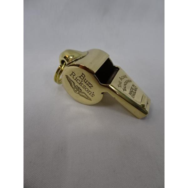 空軍パイロットの標準装備品でもあるサバイバルホイッスル。救援信号などパイロットには欠かすことの出来ない装備品で、A-2やコットン製フライトジャケットにマッチするアクセサリー。1870年にJ・ハドソン氏により創業されたホイッスルの代名詞とも言...