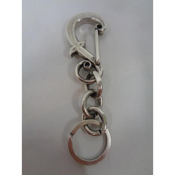 INCEPTIONF-HOLE CARABINER KEY HOLDERSILVER PLATINGIPK-04真鍮にシルバーをメッキしたカラビナキーホルダーです。ギターのFフックをイメージした独特の形状は、これ自体でコーディネートのアクセ...