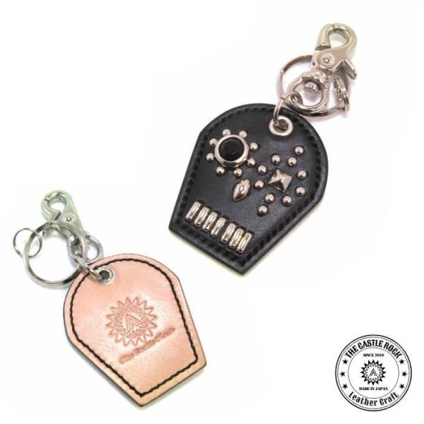 THE CASTLE ROCKが手掛ける、スカルスタッズ本革キーリング。厳選した栃木レザーを使用し、ひとつひとつ丁寧にハンドメイドで仕上げています。スタッズが放つ無骨な存在感と、使い込むほど味わいを増すレザーの経年変化が魅力。スマートキーに...