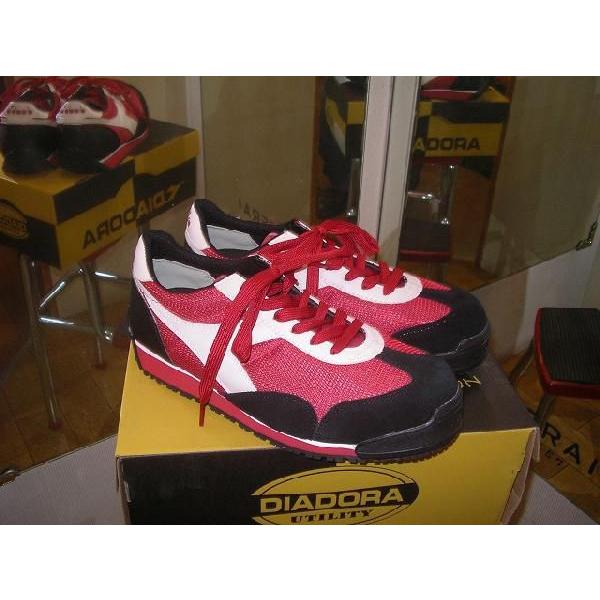 Diadora ディアドラ軽量ハイパーPUソール、ドライビングヒールカラー： RED