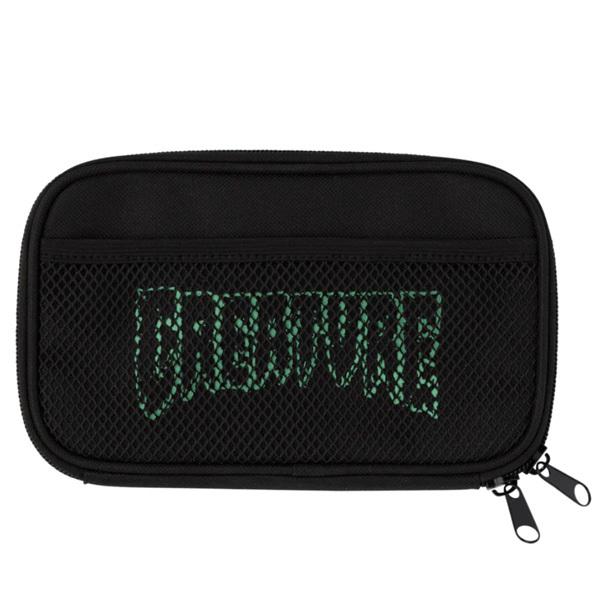 CREATURE　クリーチャーカードホルダー：6ヵ所　ポケット（日本札もOK）：1か所　大きめファスナー式ポケット：1か所　小さめファスナー式ポケット：1か所　表側メッシュポケット：1か所ホラー映画をモチーフにした明確なブランドビジョンと、...