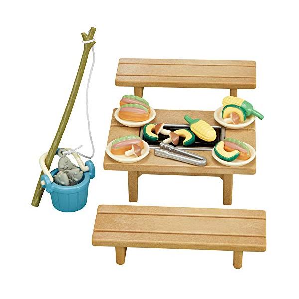 ガーデンファミリーバーベキュー/ワンサイズ/カ-615・Color:ファミリーバーベキュー・パッケージ個数:1・(C)EPOCH CO.LTD.・シルバニア村でバーベキューごっこが楽しめます。・テーブルの中央にはバーベキューコンロが付いてい...