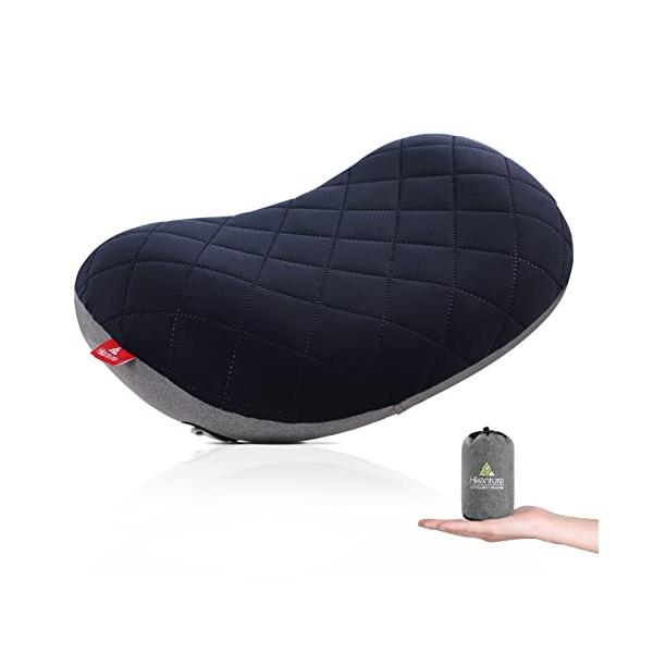 ネイビブルー/収納サイズ15cm＊７cm/-・Color:ネイビブルー・??【安定感のある寝心地】人間工学に基づいた設計された超軽量キャンプ枕、両端はやや高くて、 中央部分にあるくぼみで頭を適度にホールドし、頭や首によくフィットします。綿1...