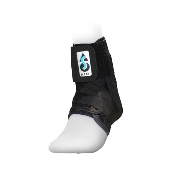 ノーマルブラック/L/ASO-223615・Size:LStyle:ノーマルColor:ブラック・パッケージ個数:1・硬い芯材に頼らない非伸縮性のストラップを使用し、テーピングと同等の固定方法で内外反への高い固定力を発揮・ワンタッチレースア...