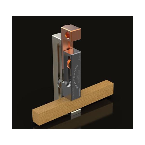 鋸刃、ルータービットで正確な寸法の溝を取ることができます。