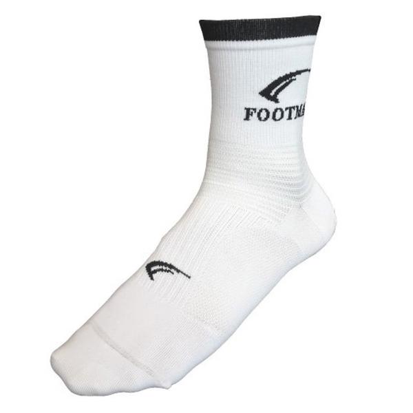 足の形状に合わせた左右立体設計がフィット性が向上し、シューズとの一体感を生み出します。ペダリング時に使用する足底筋膜（土踏まずアーチ）を効果的にサポートし、一定のペダリングをスムーズに行いトルクをムラなく伝えやすくします。また、かかと周辺に...