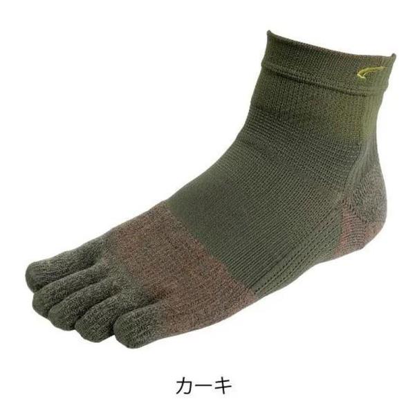 FXR107 5本指ソックス カーキ Mサイズ特徴常に地面をしっかり捉えて、蹴り出す力を生み出す5本指ソックス。地面をしっかりと捉え、パワーロスをすること無くしっかりと踏み込めます。踵から母趾球にかけての接地面には摩擦抵抗を有した繊維を編込...