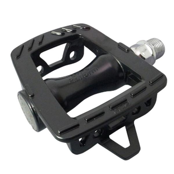 ・コンパクトサイズのプラットフォームペダル・トゥクリップ使用の定番モデル。ツーリングや街乗りに最適です。■カラー：ブラック■ボディ：アルミ■サイズ2：W70×L78mm■踏み面：片面■ベアリング：ボールベアリング■トウクリップ装着：必須■リ...