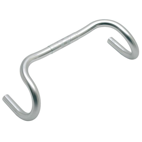 ツーリングの定番132ランドナーバー。■カラー：SL アルマイト■長さ：410mm■クランプ径：25.4mm■バー径：23.8mm■リーチ：122mm■ドロップ：110mm