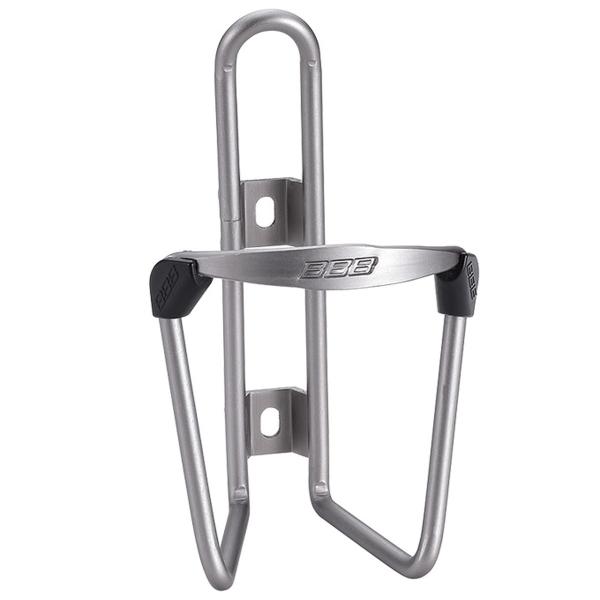 ●耐久性と防錆力にすぐれた軽量アルミニウム合金製。●T-シェイプデザインでボトルを確実にホ ールドする仕様。●スペシャルダンパーがひっかき傷を防止。●ステンレススチール製ボルト。■カラー：マットチタン■参考重量：65g