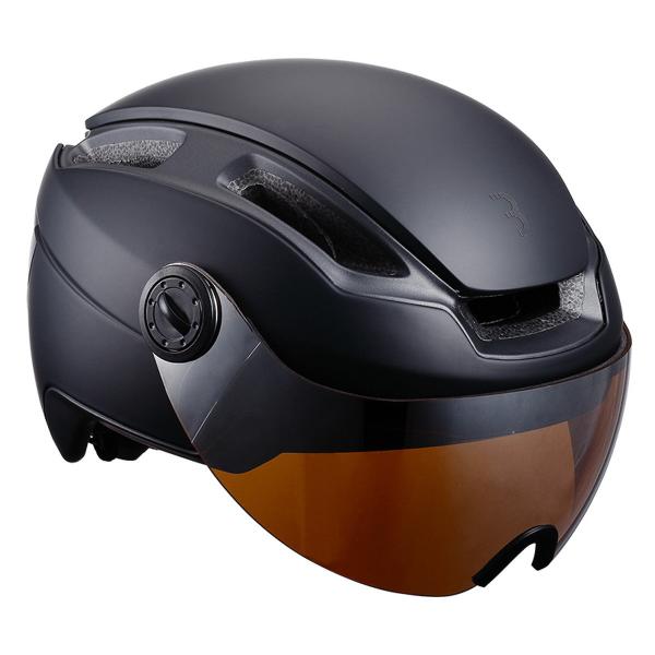 ●フェイスシールドが高速走行中に抜群のアイプロテクションを誇ります。●フェイスシールドが装備されていることにより、メガネをかけたままでも装着が可能です。●通常のヘルメットに比べ、衝撃に対して40％増の耐久性があります。●フェイスシールドは取...