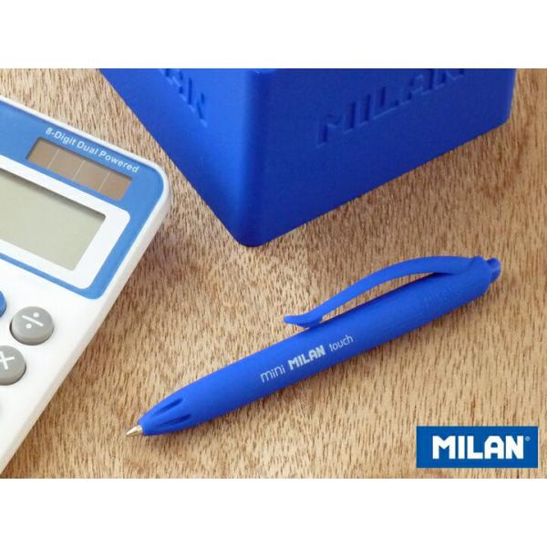 スペイン　文房具メーカー ミランの 『ノック式　ボールペン ミニ　P1　touch』です。手帳に、胸ポケットに便利なミニサイズ♪ラバータッチでにぎり心地◎何かと便利なクリップ付なのも嬉しいですね♪インクは質の高いドイツ製のモノを採用。ペン先...
