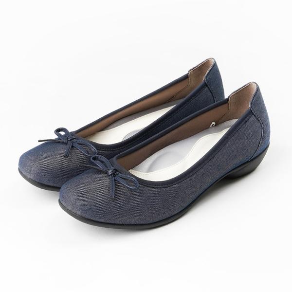 ●素材：アッパー＝合成皮革　BLUEデニム＝合成繊維　アウターソール＝合成底　インナーソール＝取り外し式　片足重量＝約185g ※サイズ23.5cmの場合　ヒール高＝約2.5cm　ウイズ（足囲）＝3E相当