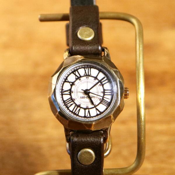 ★時計作家が一つ一つこだわりを持って制作した手作り時計！＊シンプルな味わいどこか懐かしい雰囲気読み取りやすいダイアル、　手づくりならではの雰囲気を残しつつも、使いやすい作品になっています。＊ヨーロッパの時計台の時計をモチーフにデザインしたレ...