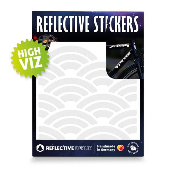 ニュークラシック日本の沖縄に沈む幻想的に美しい日の出。それとも海の上の轟音を立てる水？または携帯電話の受信状態がとても良いの？解釈の問題です！サンライズのデザインは新しいですがすでにクラシックです。