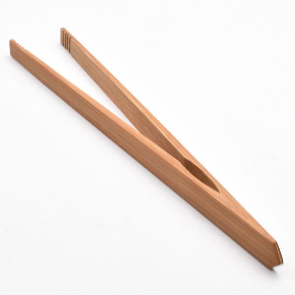 竹の茶挟み。小杯をつまんだりする茶道具です。