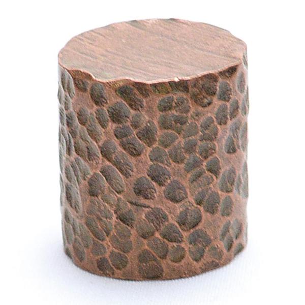 茶壺の蓋を置くのに使う蓋架。純度の高い銅でずしりと重い。