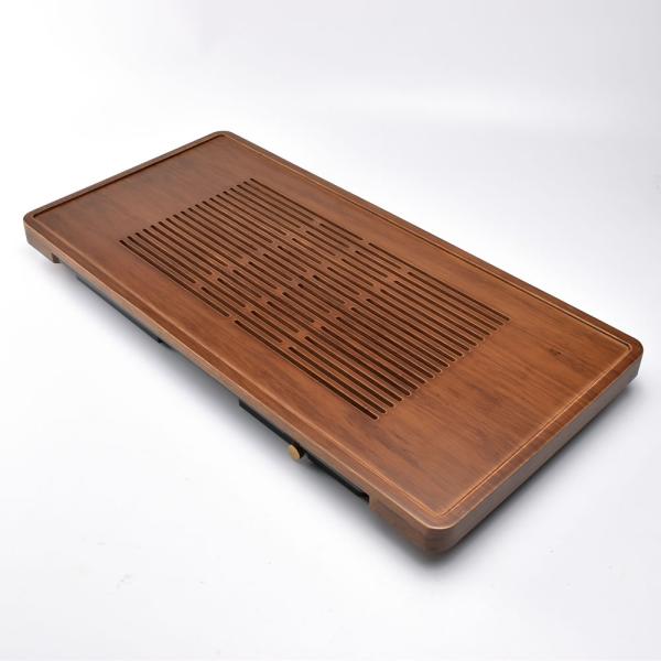 圧縮度が高く比較的変形・劣化のしにくい重竹を使った茶盤。