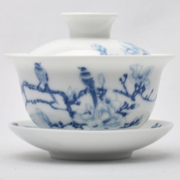 普段使いにも便利な、鳥の図柄の青花の蓋碗です