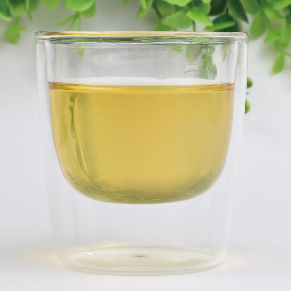 すっきりした直線が美しい形で使いやすいサイズの双層杯。