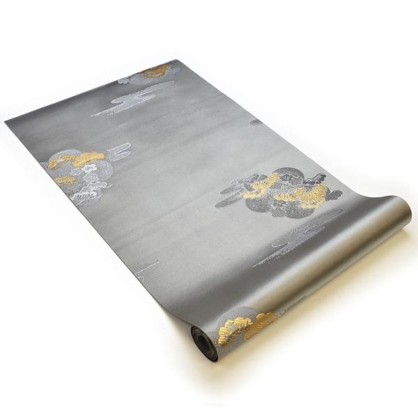 伝統的な雲と松の図案。光沢のある茶席です。長さ120cm。