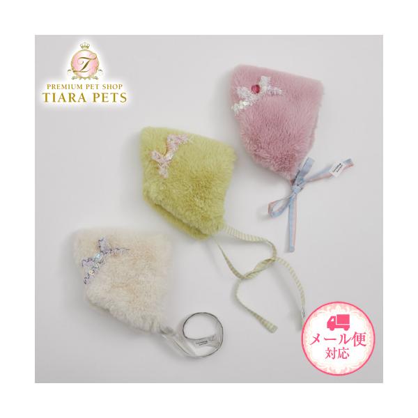 柔らかい帽子で、ワンちゃんを寒さから守ります☆◯柔らかいフェイクファーとコットンを使用◯スワロフスキーを使用◯イタリア製ストライプコットンのストラップ※洗濯は手洗いで行って下さい【ご注意ください】Twinkle Fur Bonnet 以外の...