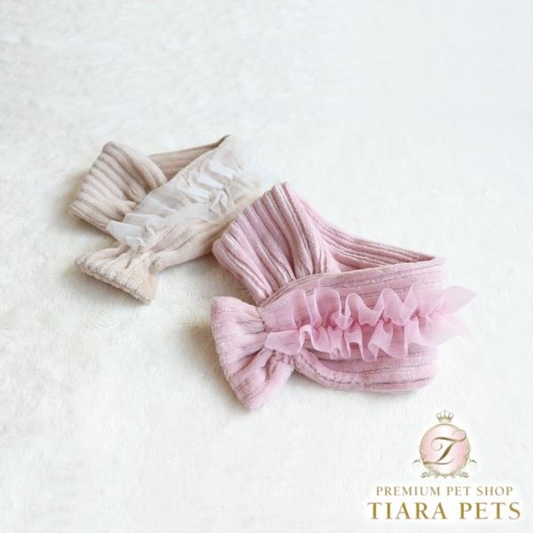 あったかジャージーニットのマフラーは寒い日の首元を可愛くサポート。伸縮性も良くすっぽりかぶせられます。お揃いのロンパース、ワンピースと組み合わせると可愛さ倍増です【カラー】Beige(ベージュ)Pink(ピンク)【サイズ】Sサイズ：首周り2...