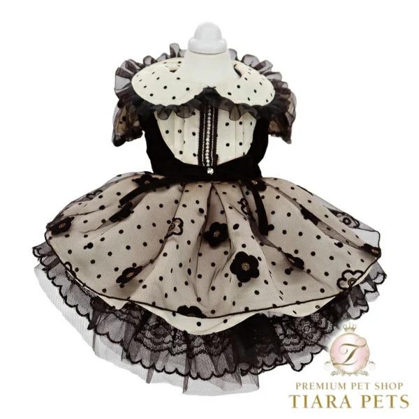 リュクスバーディ Luxe birdie コリエワンピース※9月下旬お届け予定です。モノトーンの甘さと気品漂うドットとお花柄のワンピース。立体的な花模様とドットチュールがふんわりと広がるスカートに、クラシカルなビッグカラーとベルベットリボン...