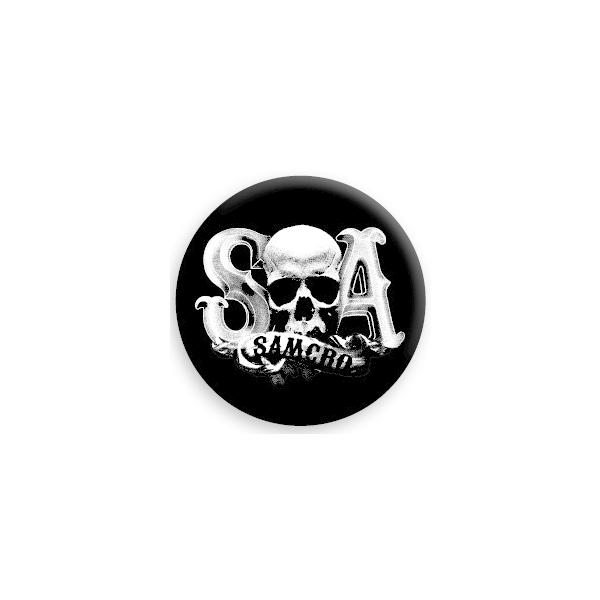 Sons Of Anarchy (サンズ オブ アナーキー) SOA SKULL BUTTON 缶バッジ (ピンタイプ)☆です。直径 約3cm後ろは、ピンを止める部分が引っ掛けるタイプ(簡易タイプ)です。色々な種類がありますので、集めてかば...