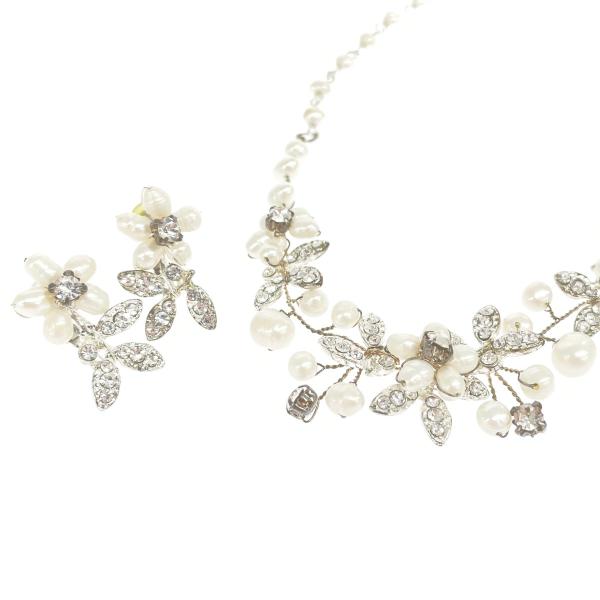 【ブランド名】STELLA BRIDAL　ステラブライダル【シリーズ】ブライダルアクセサリー【付属品】箱【管理番号】240001146699【商品説明】【素材】【コンディション】Aランク金具錆付き、キャッチゴム変色有り(画像参照)