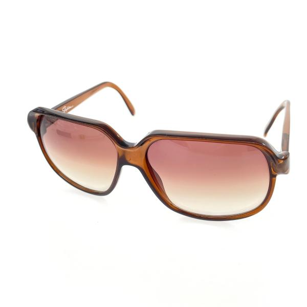 【ブランド名】Saphira　サフィラ【シリーズ】【付属品】画像に写っているものが全てです。【管理番号】240001151434【商品説明】【素材】【コンディション】Aランク【フレーム】テンプル部若干歪み有り【レンズ】度なし 小傷有り(画像参照)