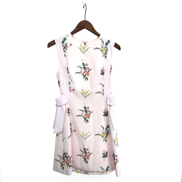 【ブランド名】TED BAKER　テッドベイカー【メーカーサイズ】サイズ:0※サイズはメーカーにより若干異なりますのでご注意下さい。【管理番号】240001166119【仕様】ノースリーブワンピース ドレス/パーティー/サイドリボン   【...