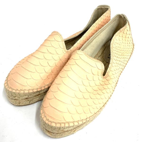 【ブランド名】MANEBI　マネビ【メーカーサイズ】表記サイズ:38※サイズはメーカーにより若干異なりますのでご注意下さい。【管理番号】240001171097【仕様】マネビ/スリッポン エスパドリーユ/パイソン型押しレザー   【コンディ...