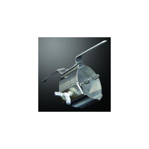 ●開閉式なので、パイプの中間部からでも取り付けできます。